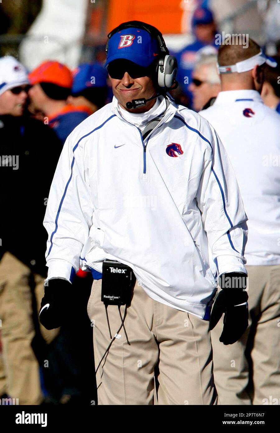 Boise State head coach Chris Petersen walks the sidelines during the ...