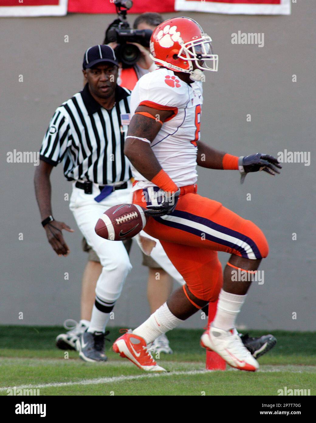 Clemson running back Jamie Harper scores a touchdown on a 69-yard run ...