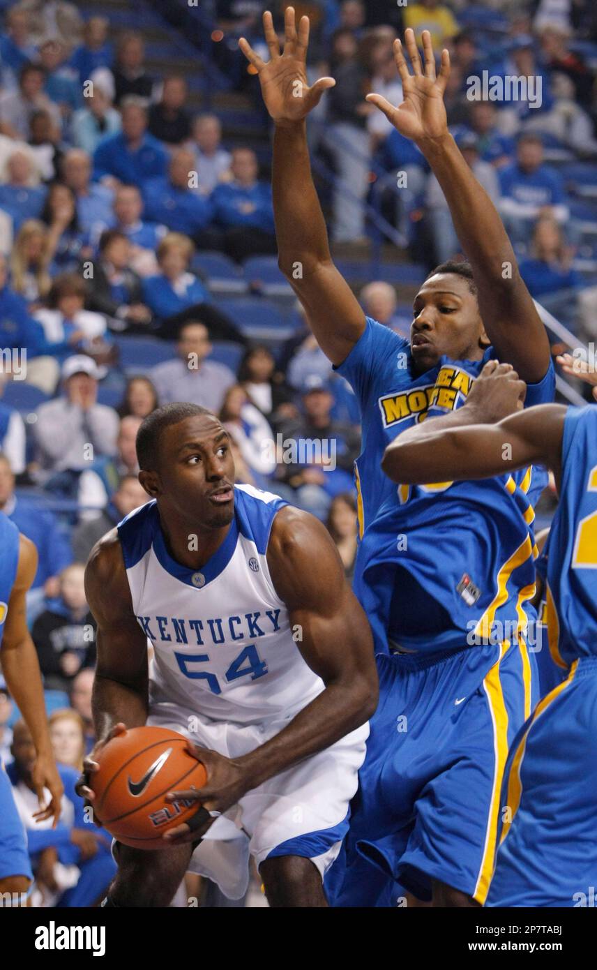 Kentucky's Patrick Patterson (54) looks to go to the basket against ...