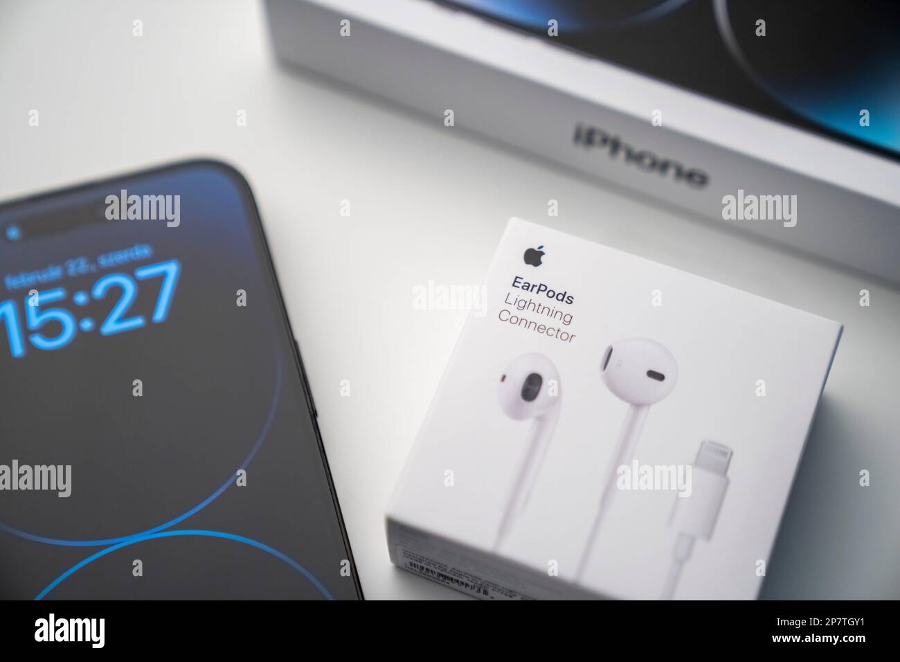 New iPhone 14 pro max and Apple Earpods, Airpods white earphones for ...