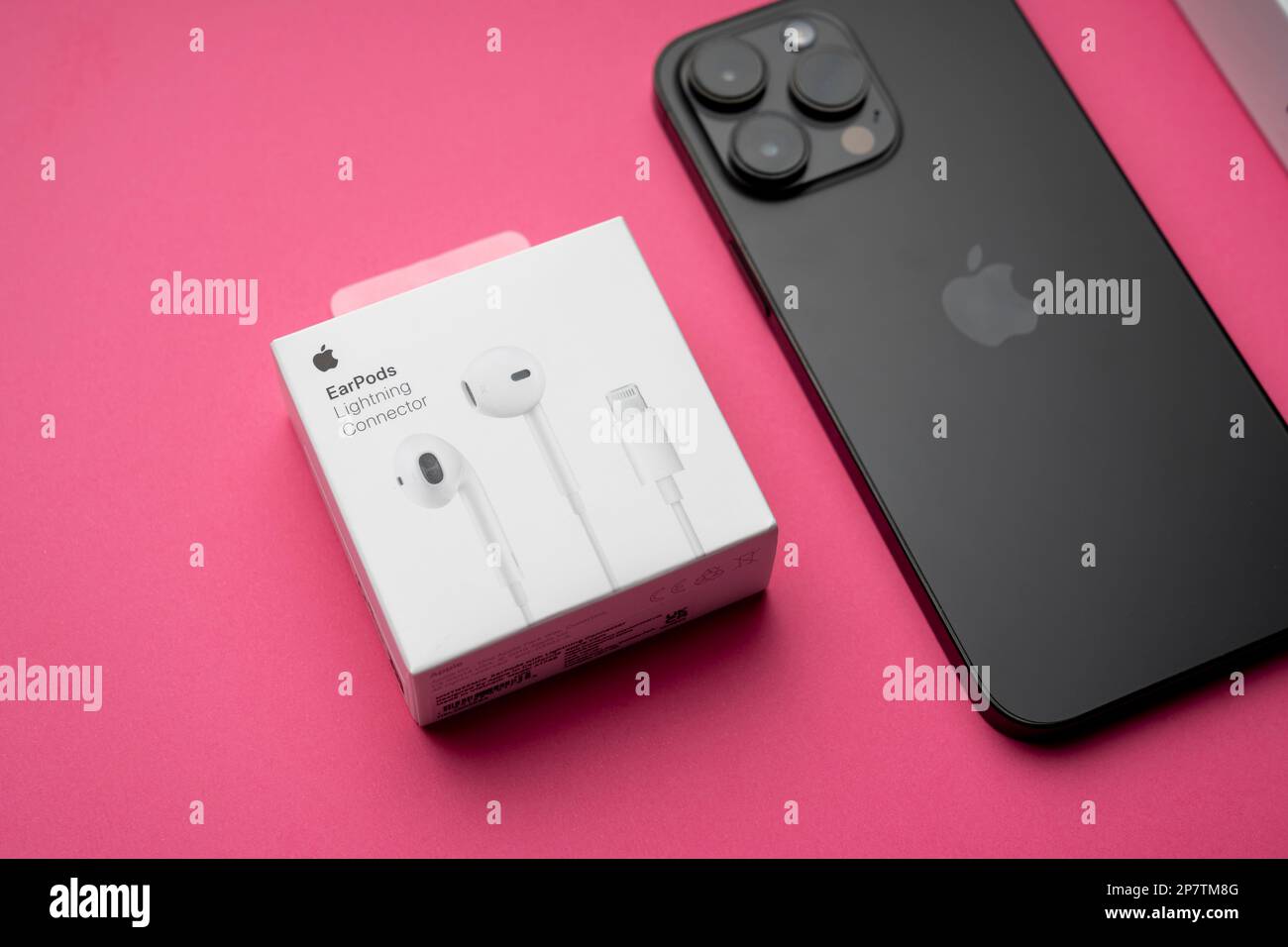 New iPhone 14 pro max and Apple Earpods, Airpods white earphones for ...