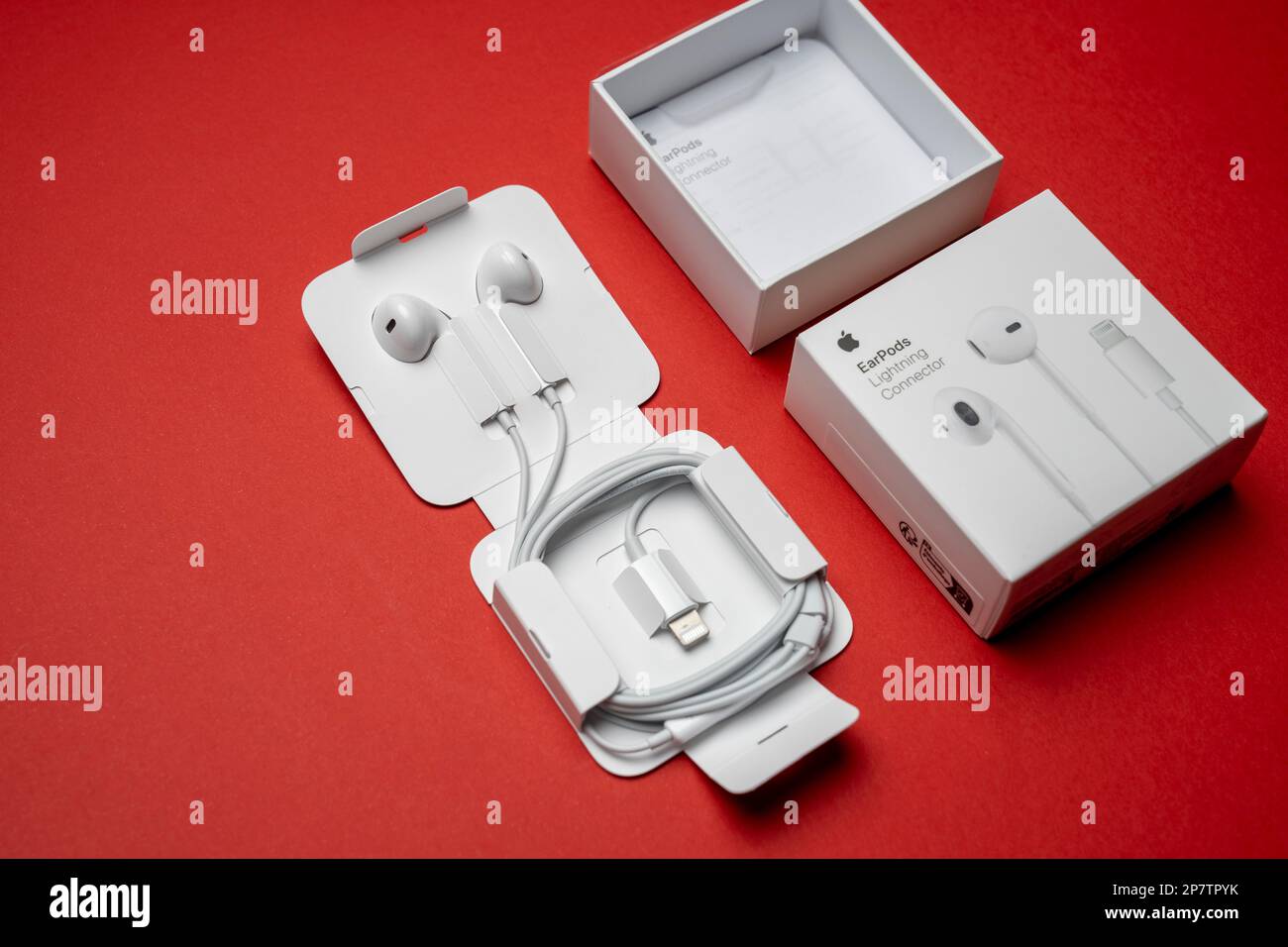 New Apple Earpods, Airpods white earphones for listening to music and ...