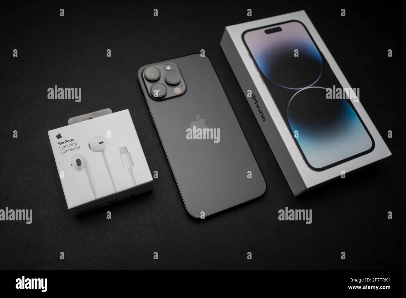 New iPhone 14 pro max and Apple Earpods, Airpods white earphones for ...