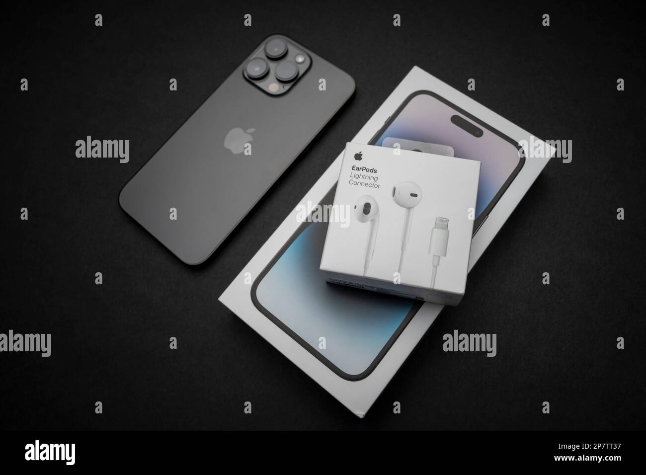 New iPhone 14 pro max and Apple Earpods, Airpods white earphones for ...