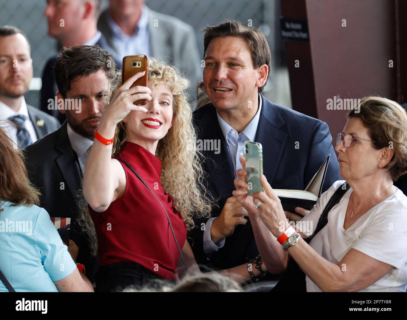 Governor ron desantis speaking hi-res stock photography and images - Alamy