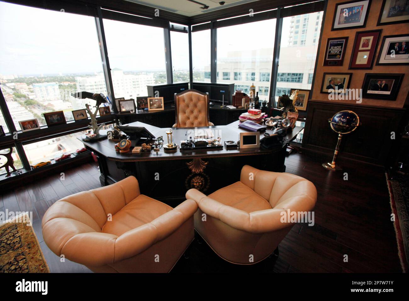 The desk of attorney Scott Rothstein is shown during a media tour of ...