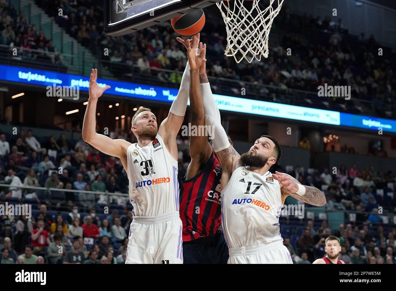 Real Madrid's Dzanan Musa (l) and Vincent Poirier (r) and Cazoo ...