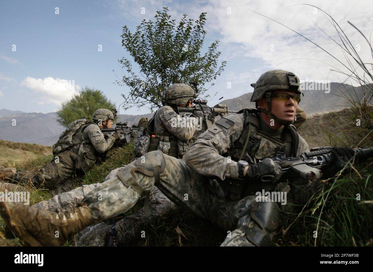 U.S. soldier from the 2nd Battalion, 12th Infantry Regiment, 4th ...
