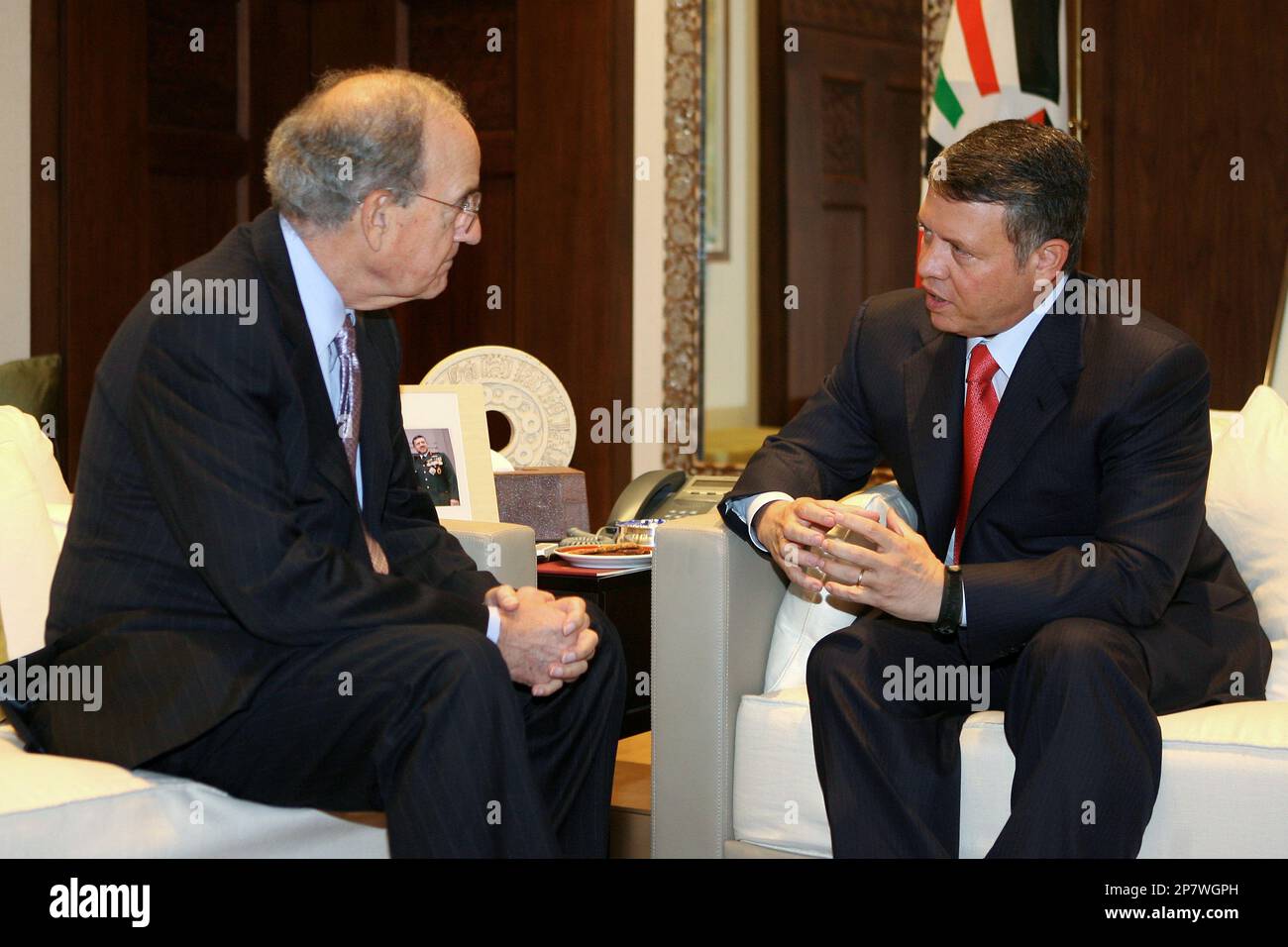 Jordan's King Abdullah, right, meets with special Mideast peace envoy ...