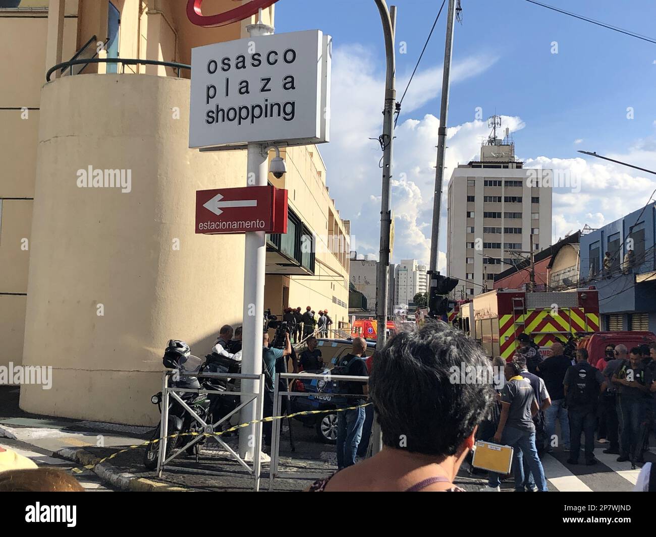 Mall roof collapsed hi-res stock photography and images - Alamy
