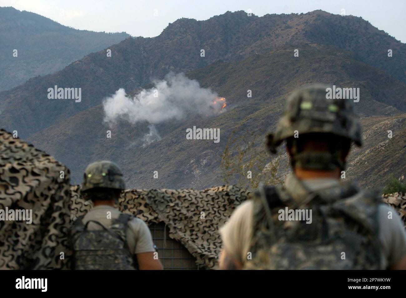 U.S. soldiers from the 2nd Battalion, 12th Infantry Regiment, 4th ...