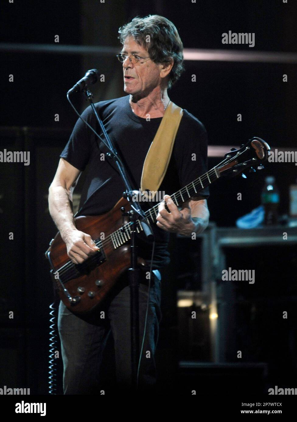 Lou Reed performs with Metallica at the 25th Anniversary Rock & Roll ...