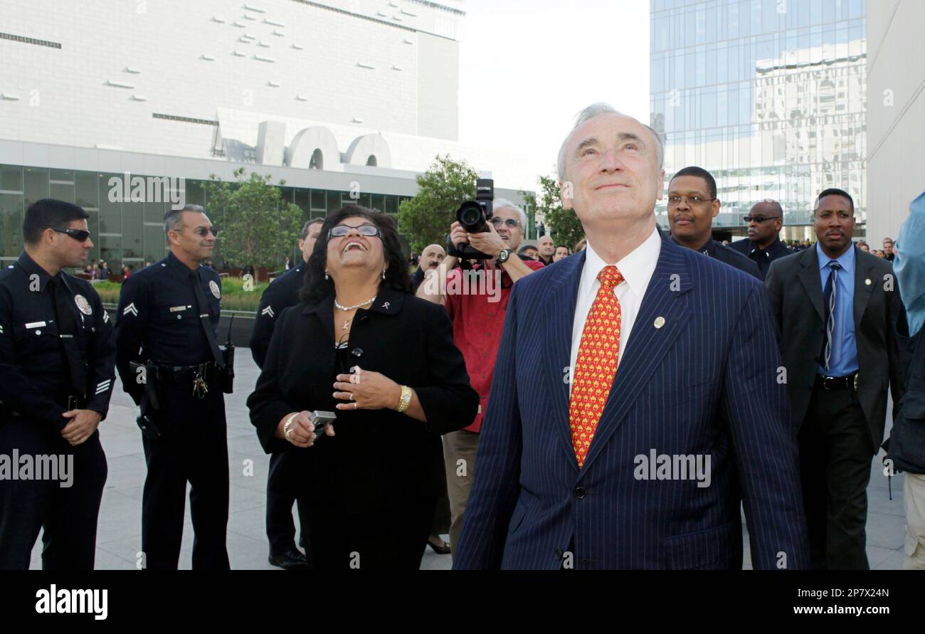 Outgoing Los Angeles Police Chief William Bratton, with his executive ...