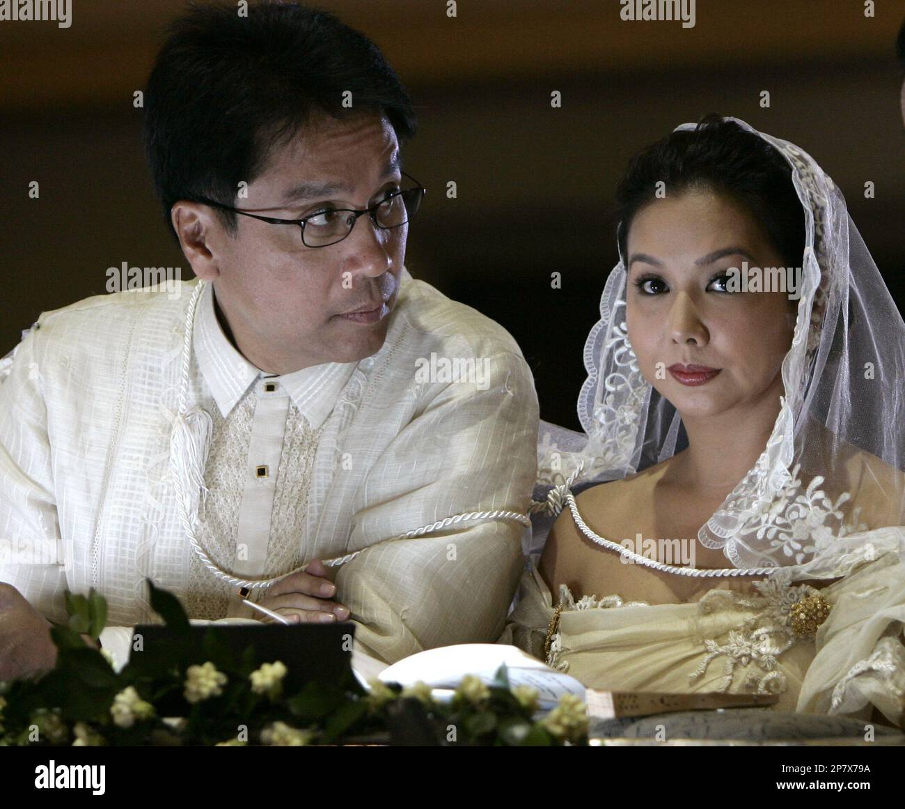 Philippine Senator and now Vice-presidential candidate Manuel "Mar ...