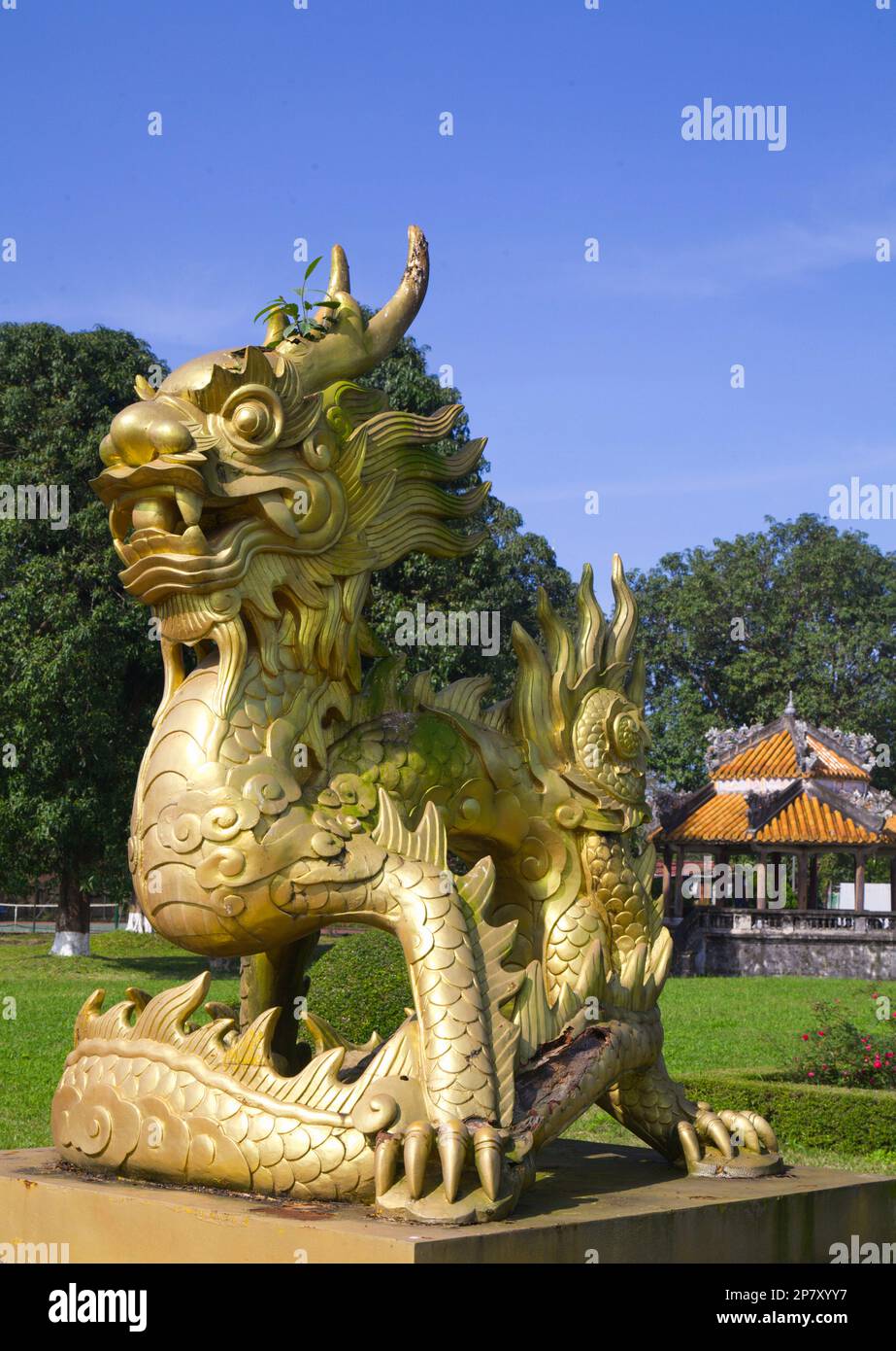 Vietnam, Hue, Citadel, Imperial City, dragon statue Stock Photo - Alamy