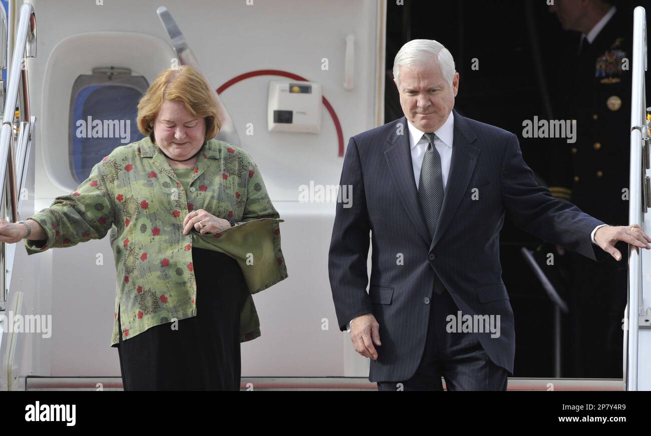 US Defence Secretary Robert Gates, right, and his wife Becky Gates ...