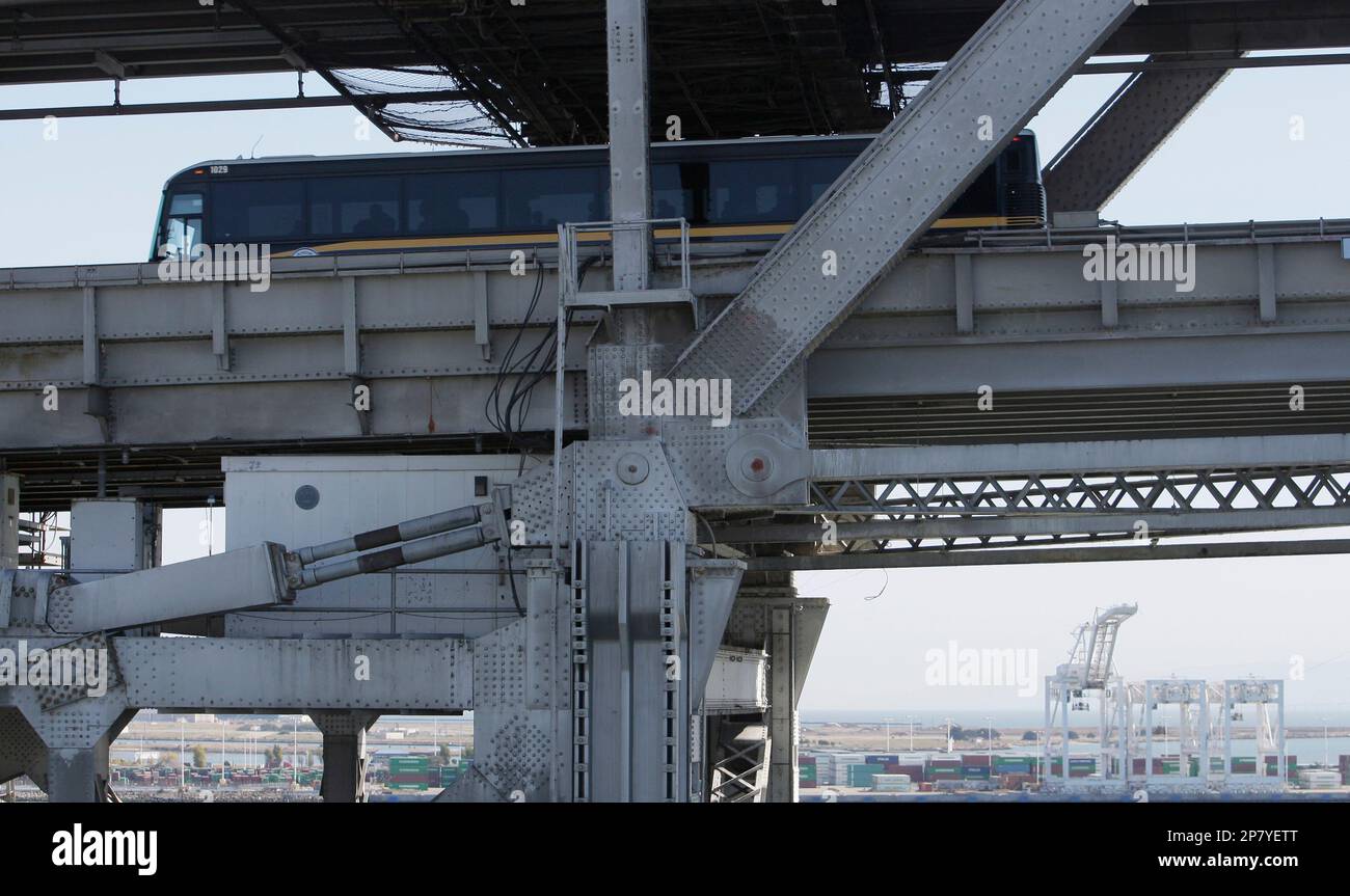 This Wednesday, Sept. 30, 2009 picture shows Pier E9 of the San ...
