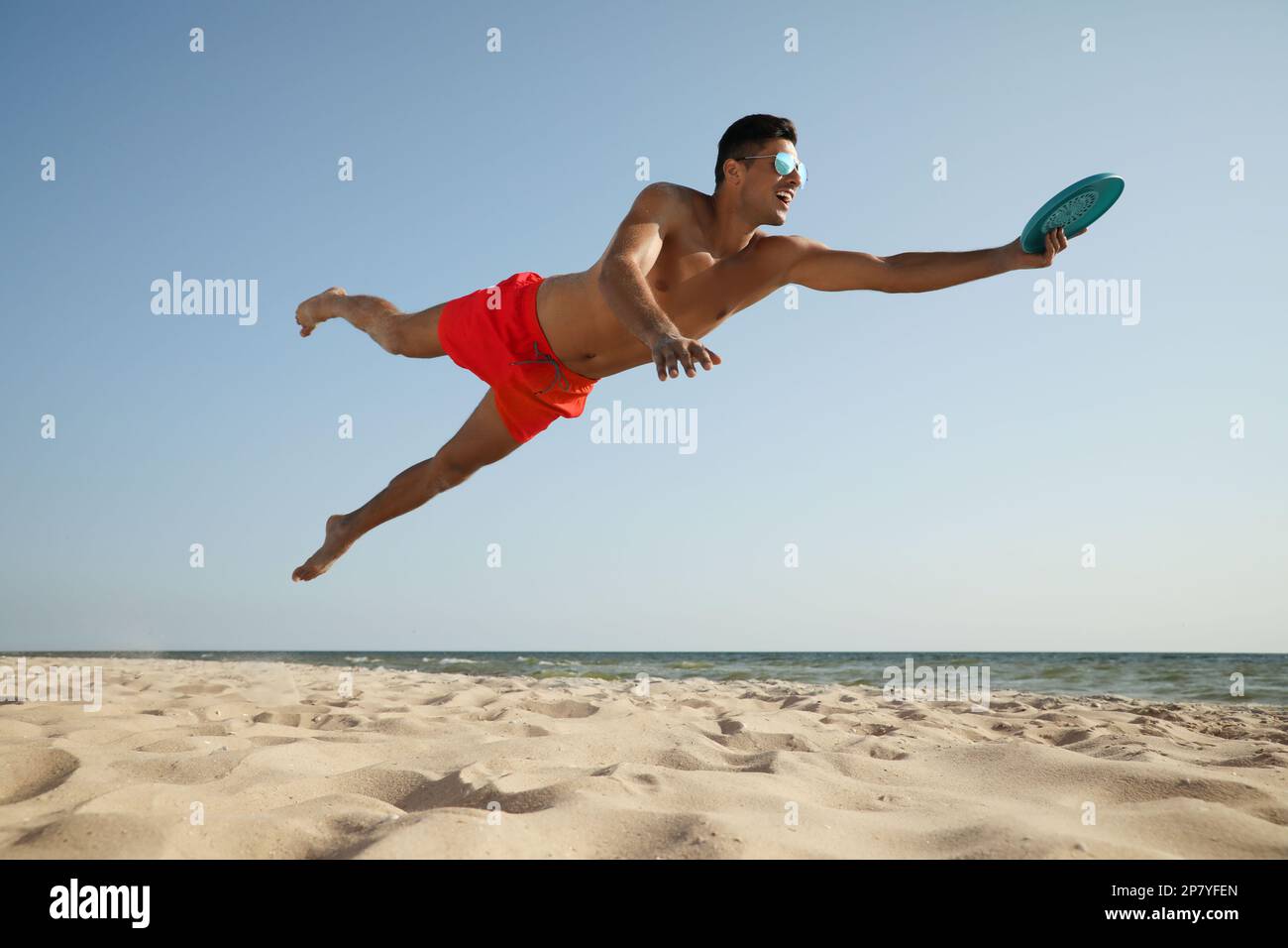 Catching disk hi-res stock photography and images - Alamy