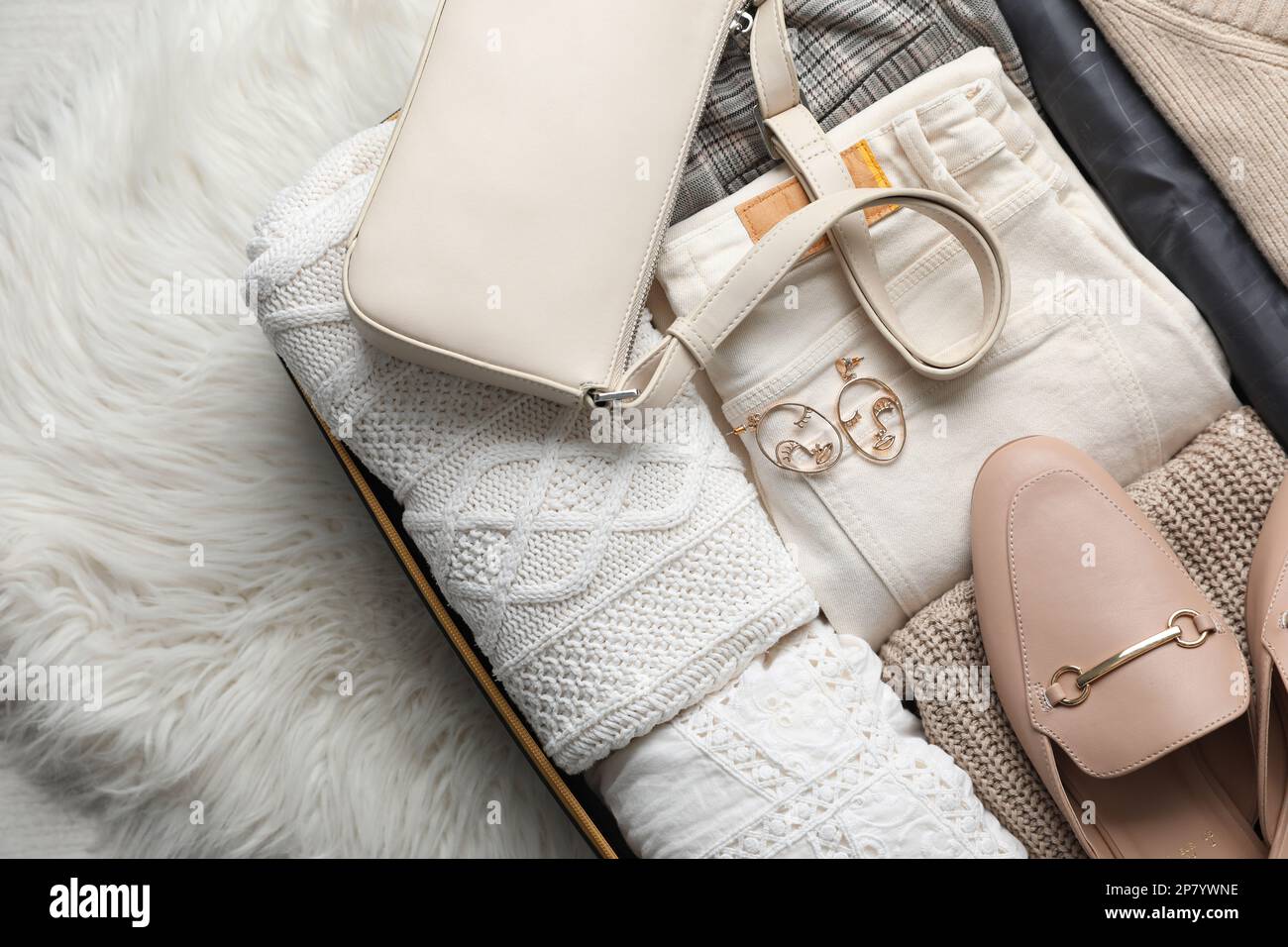 Handbag open top view hi-res stock photography and images - Alamy