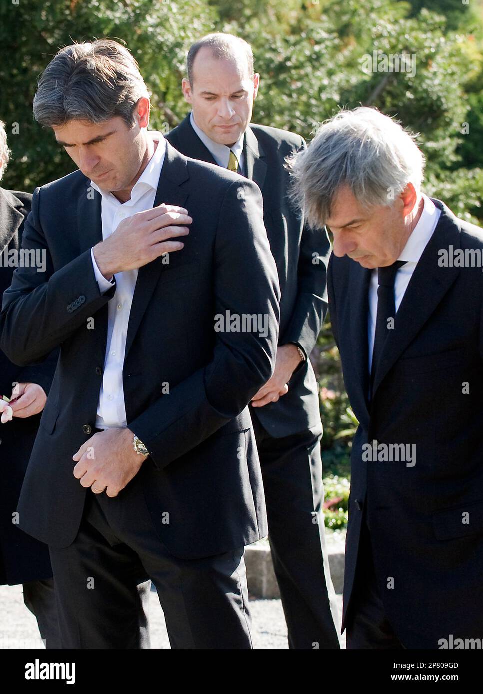 Koeln's Trainer Zvonimir Soldo und Manager Michael Meier, von links ...