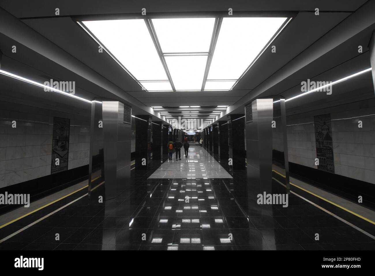 'Moska. Passengers at the Big Circle Line (BKL) station of the Moscow ...