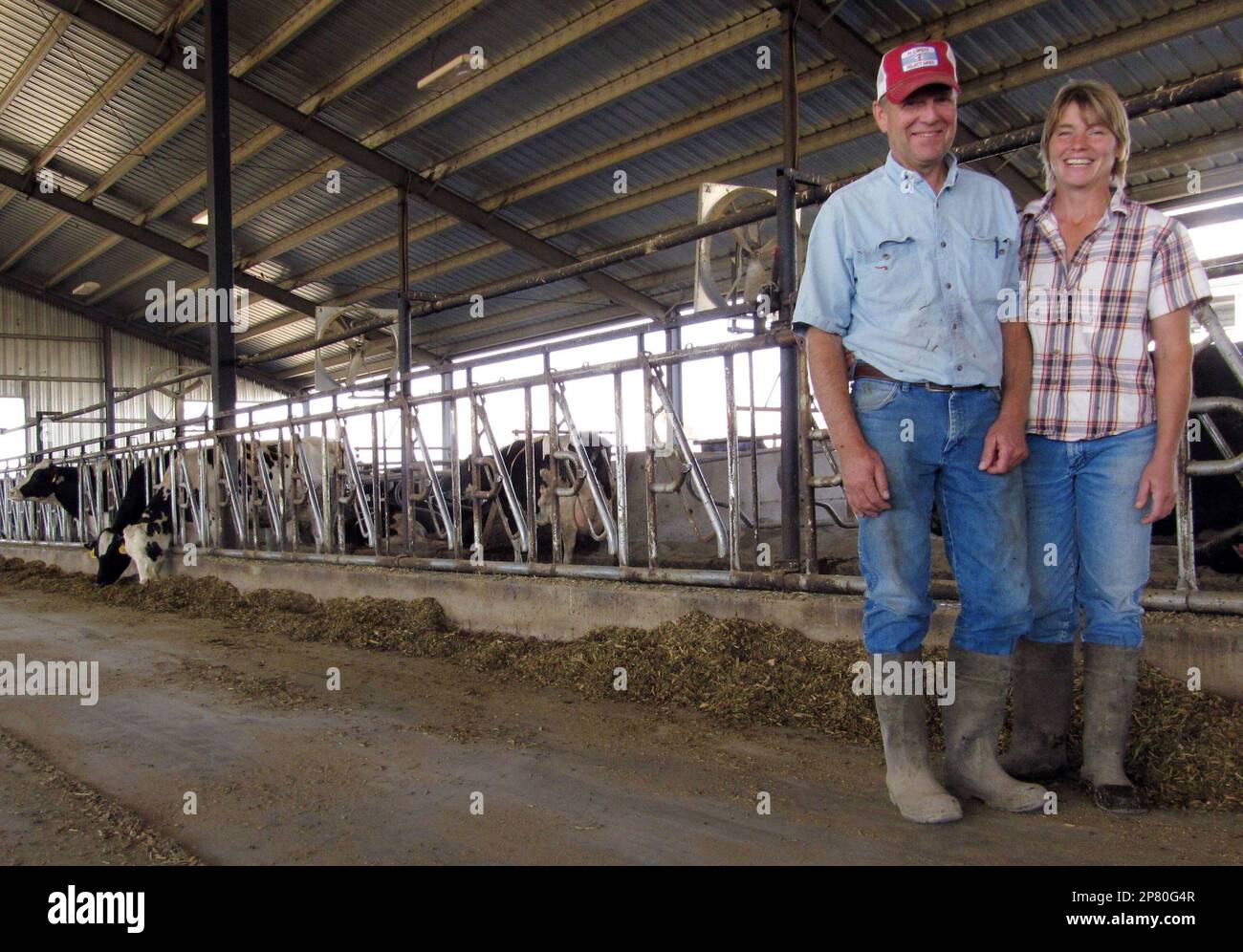 In this photo made Wednesday, Sept. 16, 2009, Dick and Ruby Bengen pose ...