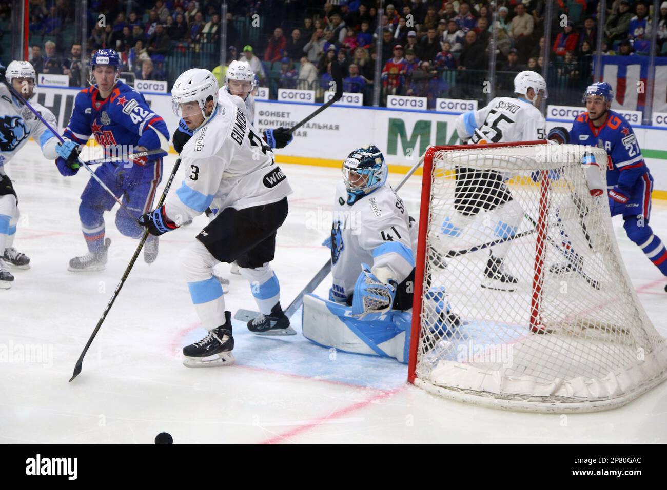Dinamo Hockey Club player, Konstantin Shostak (No.41), John Gilmour (No ...