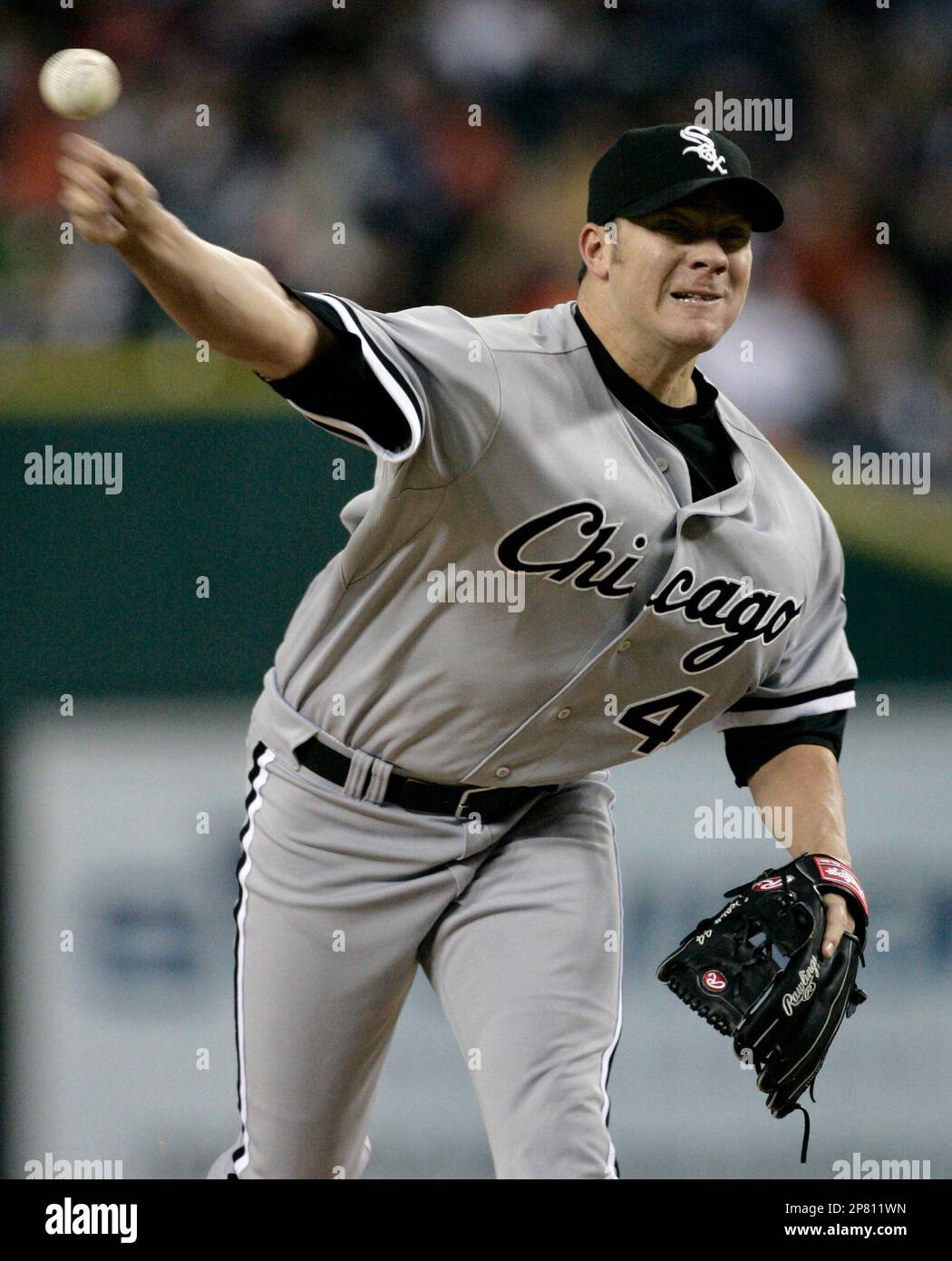 Chicago White Sox starter Jake Peavy pitches against the Detroit Tigers ...