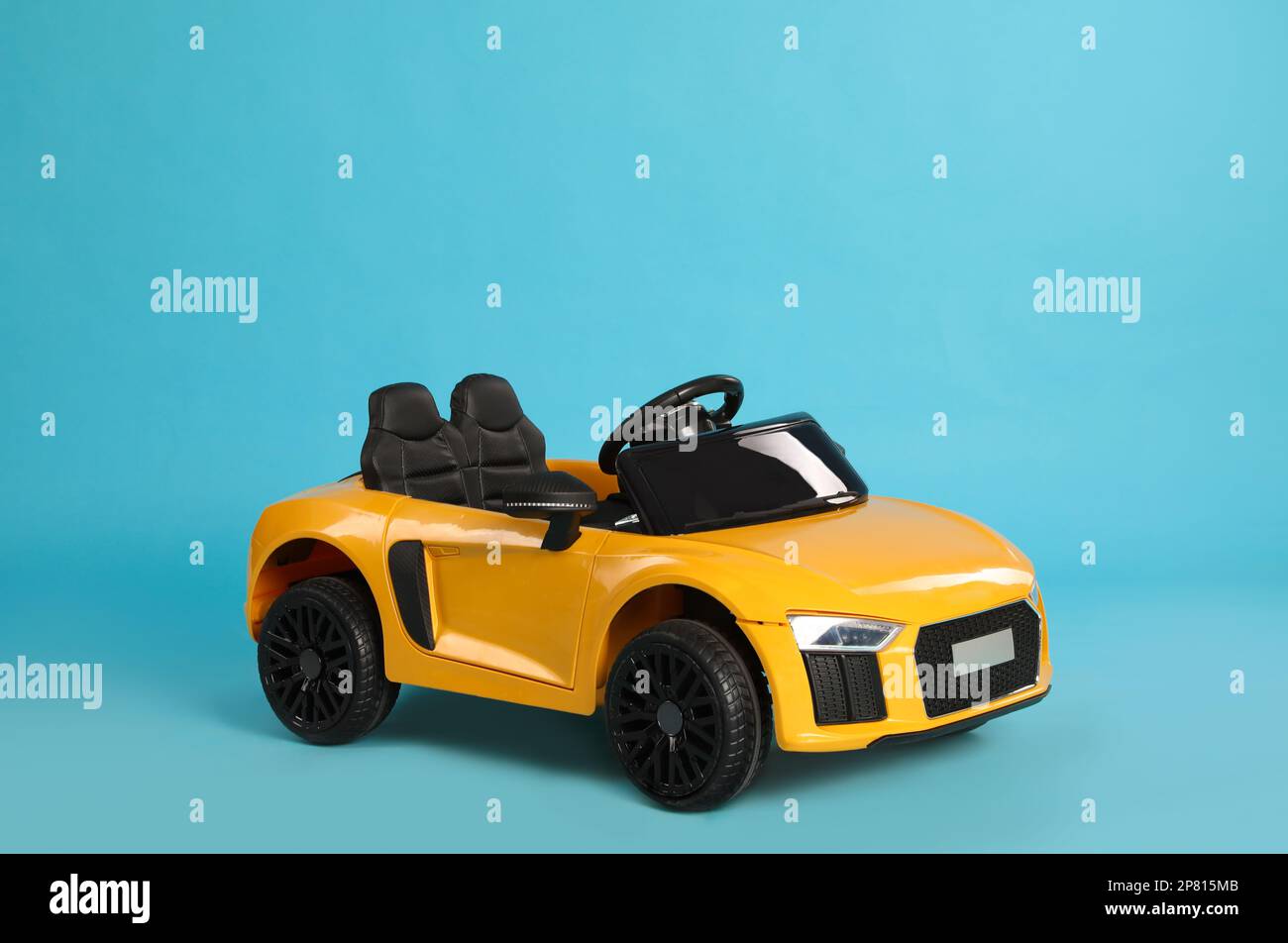 Small yellow car hi-res stock photography and images - Alamy