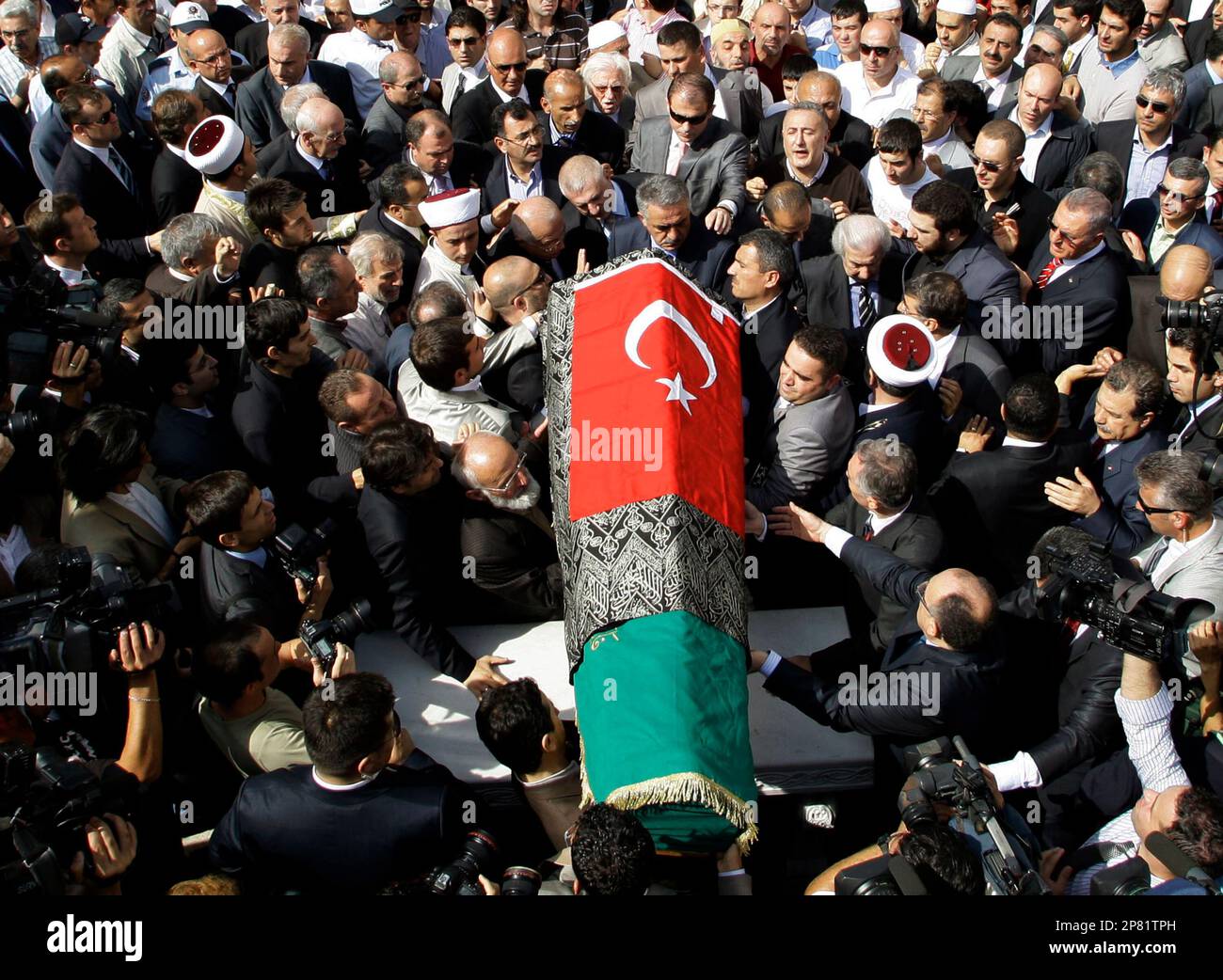 Thousands of people attend the funeral of Osman Ertugrul Osmanoglu, the ...