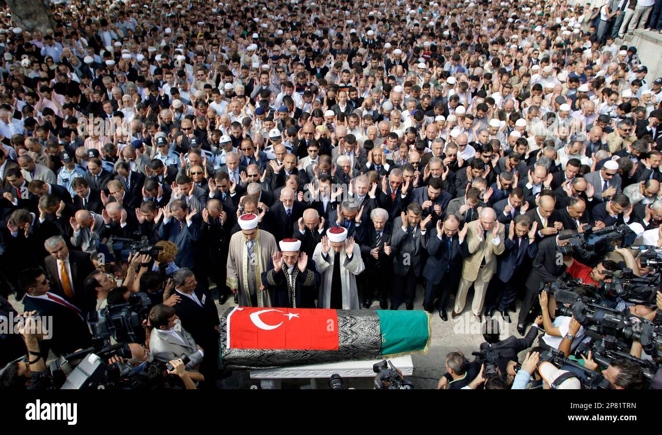 Thousands of people attend the funeral of Osman Ertugrul Osmanoglu, in ...