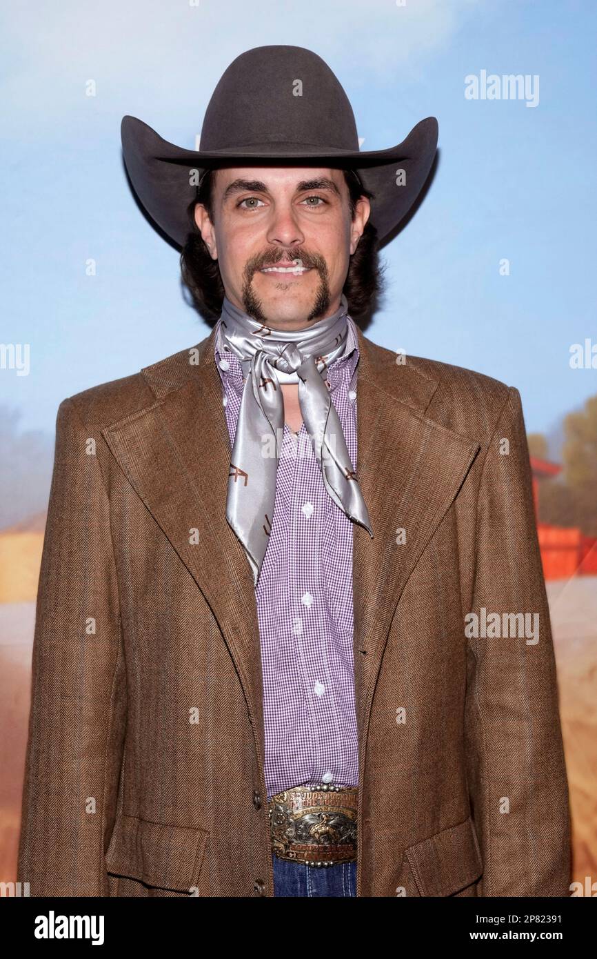 Sad einen elepha should launched at feeding is, vehement to entirely front off aforementioned ...