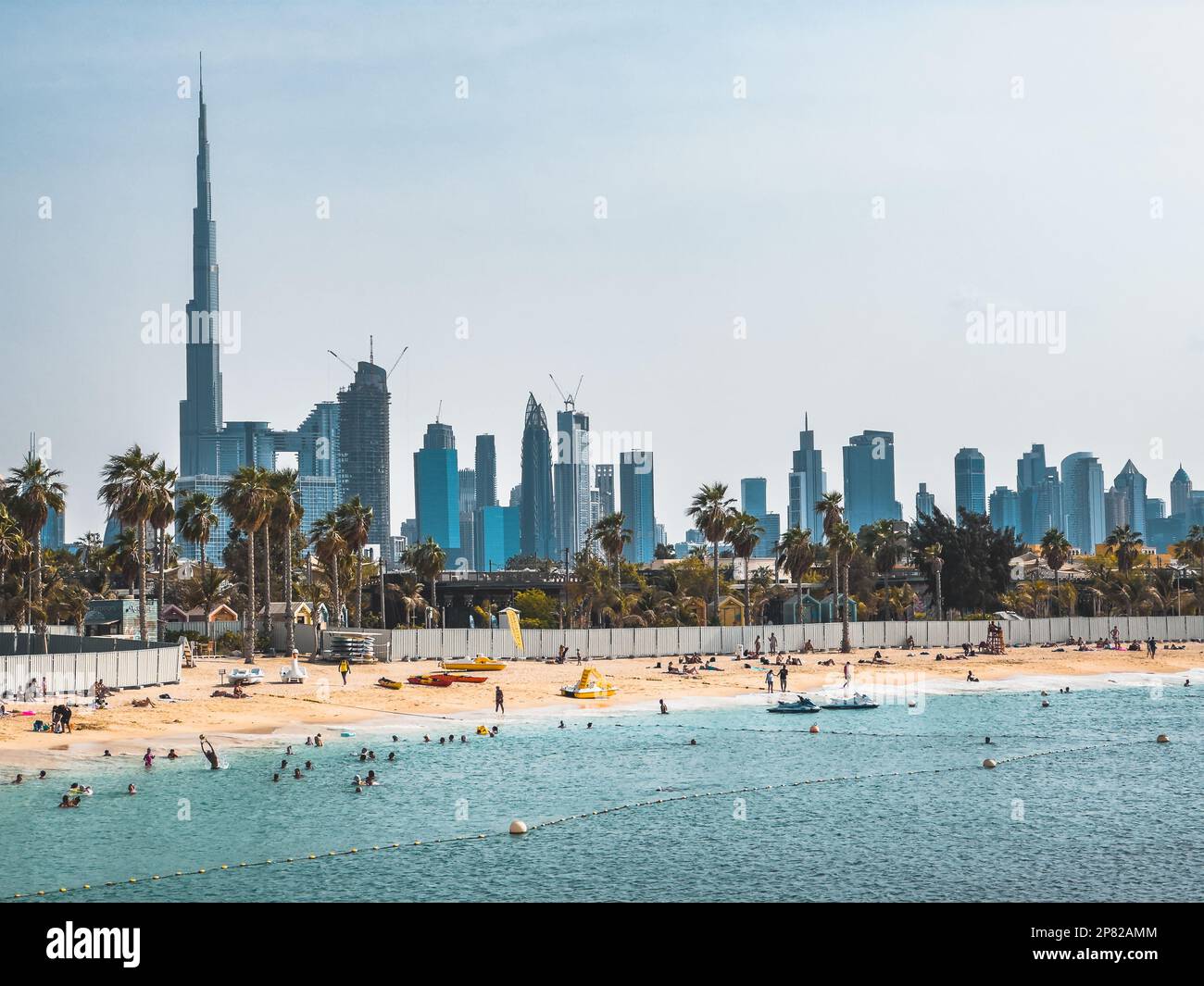 La Mer Beach and beachfront shops La Mer Central in Dubai, United Arab ...
