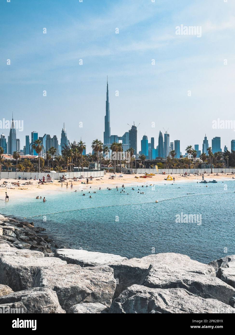 La Mer Beach and beachfront shops La Mer Central in Dubai, United Arab ...