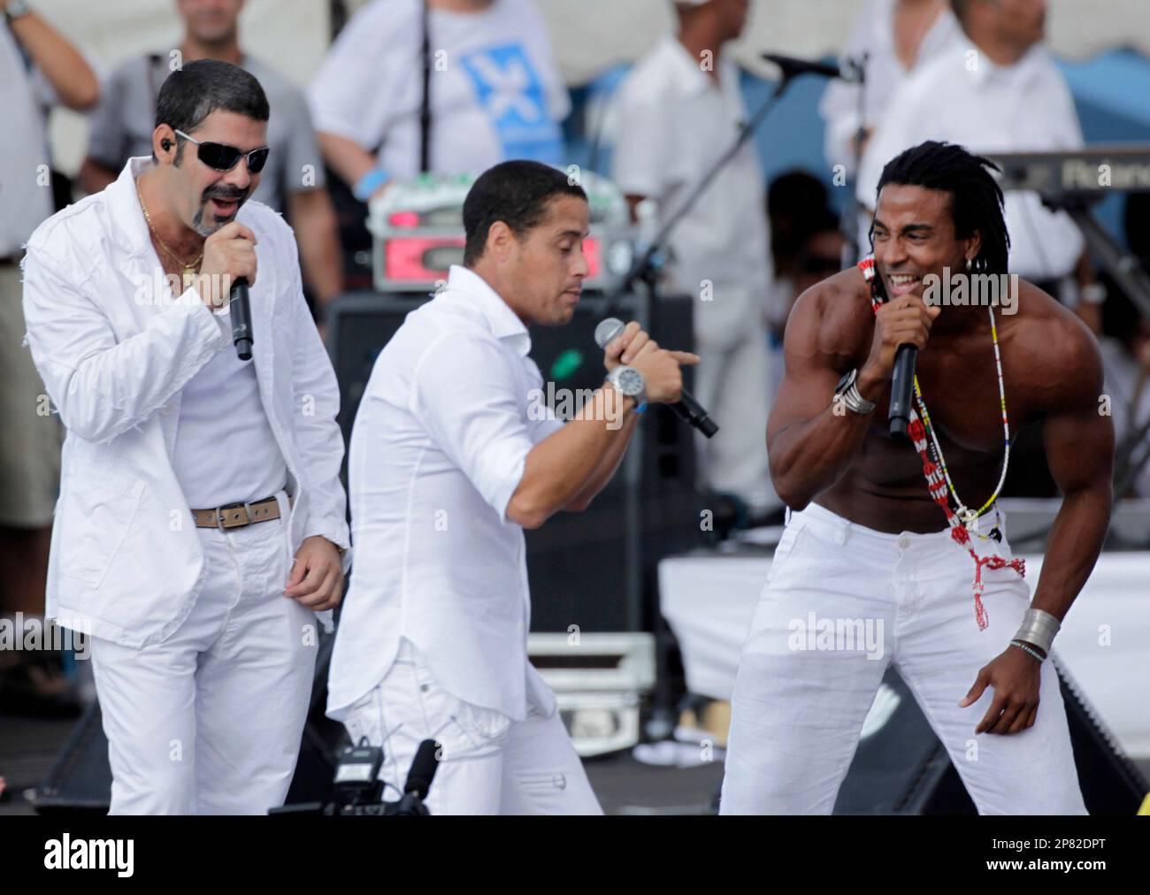 Cuba's Orishas musical group members perform during the "Peace Without ...
