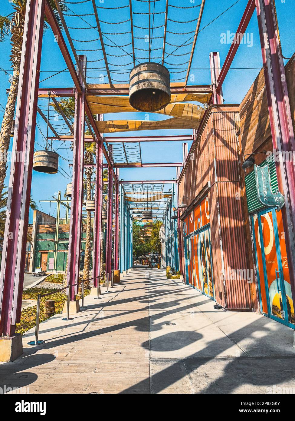 La Mer Beach and beachfront shops La Mer Central in Dubai, United Arab ...