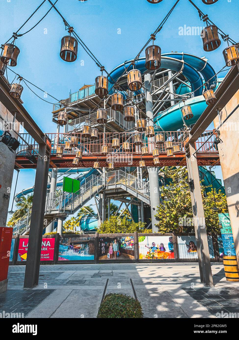 La Mer Beach and beachfront shops La Mer Central in Dubai, United Arab ...