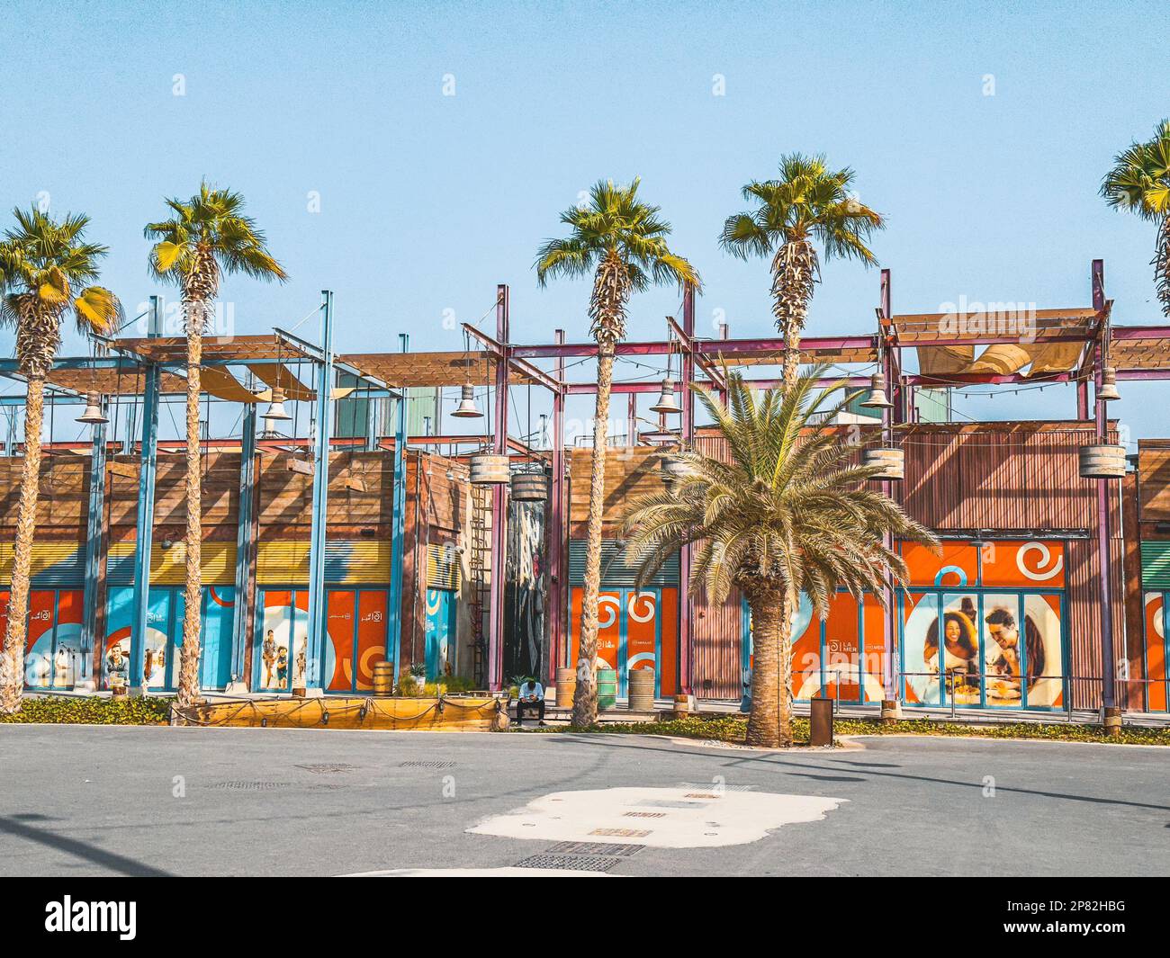 La Mer Beach and beachfront shops La Mer Central in Dubai, United Arab ...