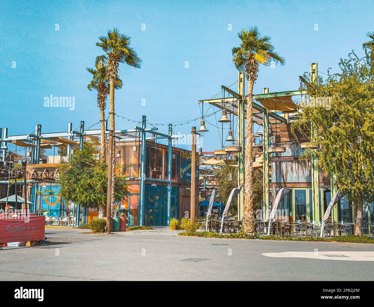 La Mer Beach and beachfront shops La Mer Central in Dubai, United Arab ...