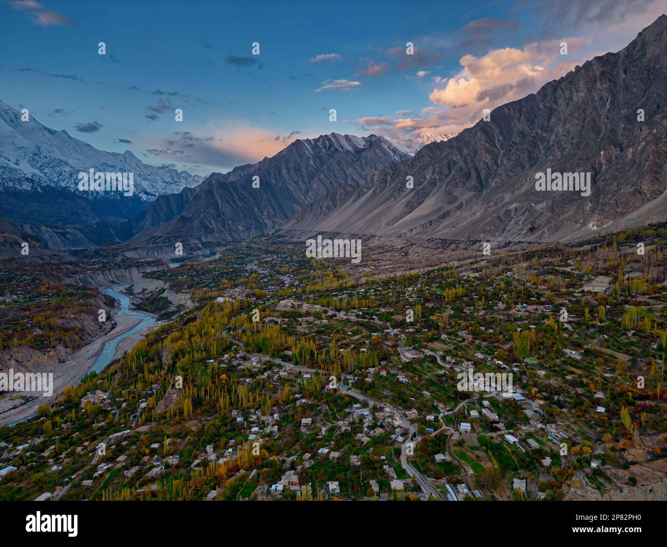 The KKH runs from this region of Hunza and exit to neighbouring country ...