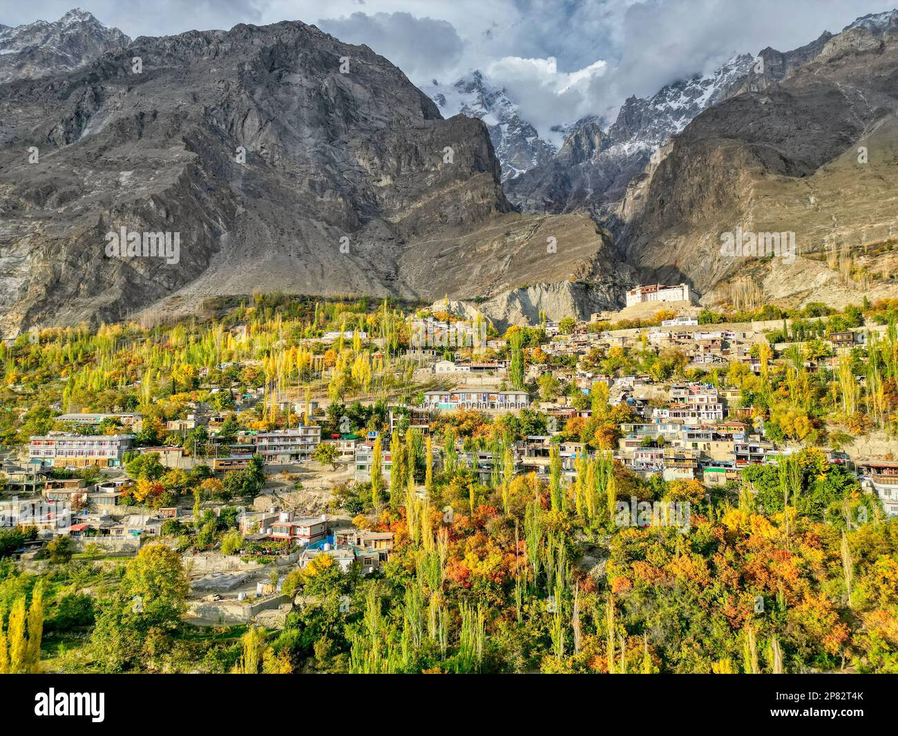 Hunza was a princely state, bordering China to the north-east and Pamir ...