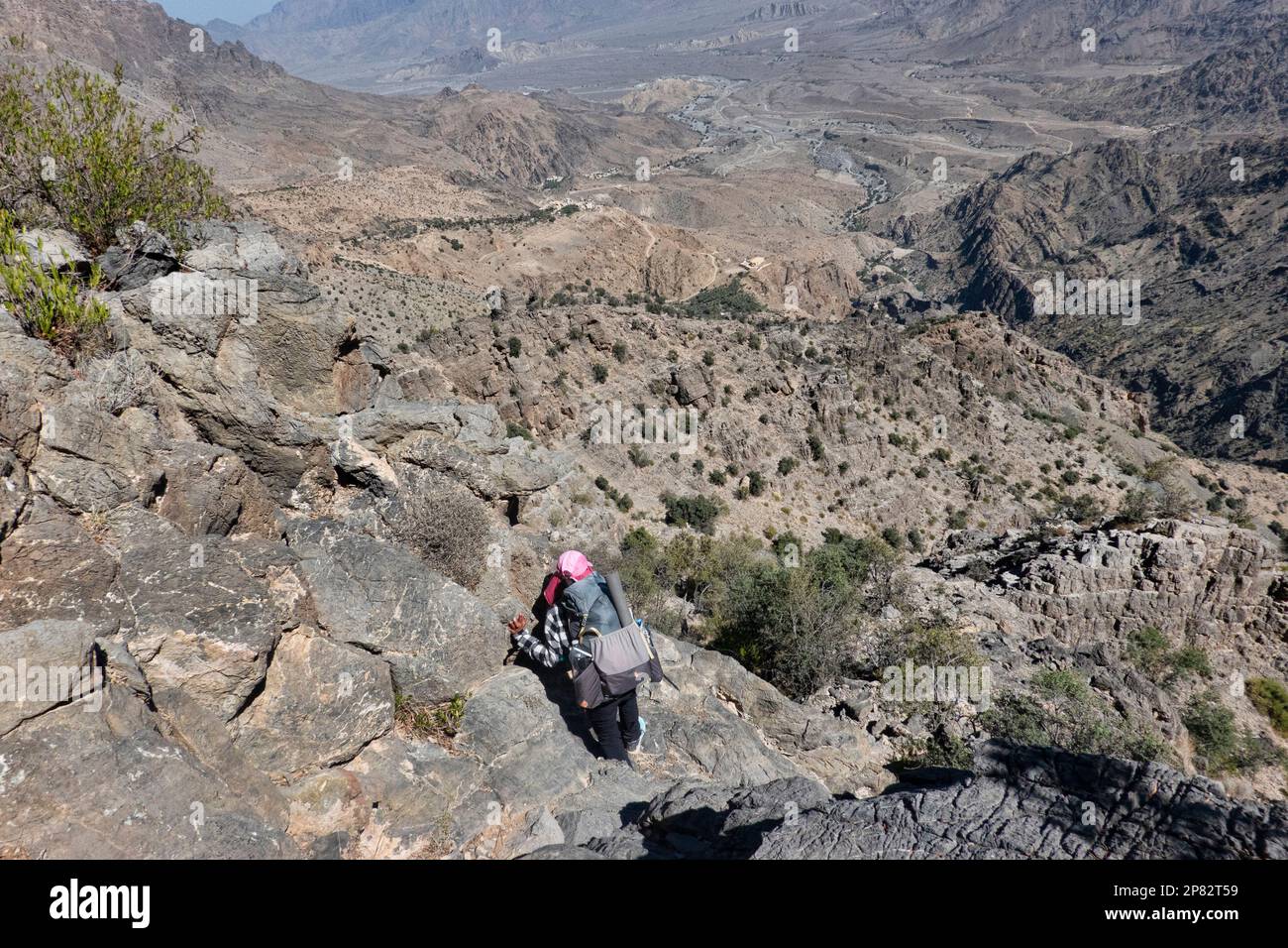 Downclimbing the Hadash-Wakan route in the Western Hajar Mountains ...