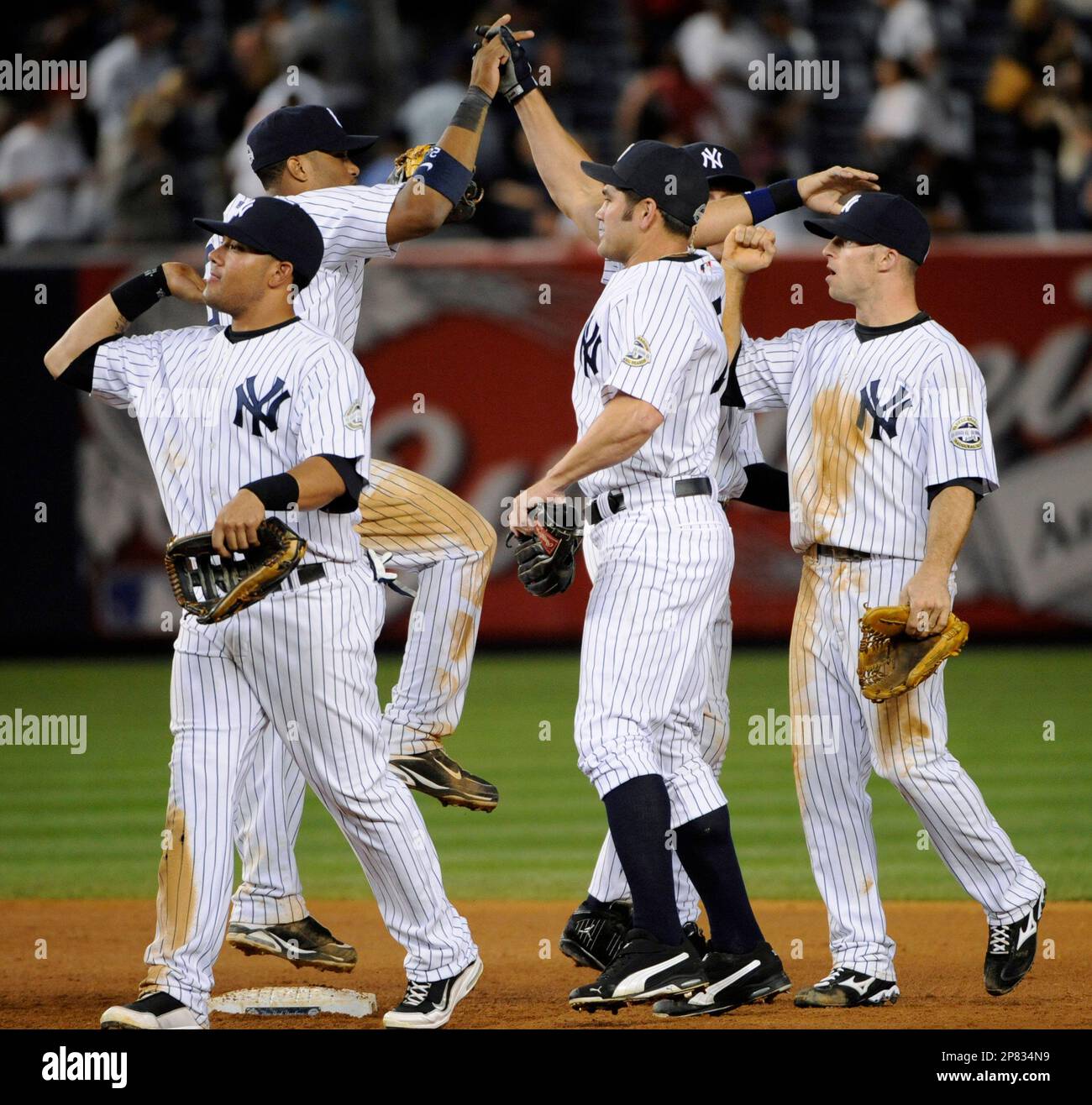 New York Yankees celebrate after the Yankees beat the Los Angeles ...