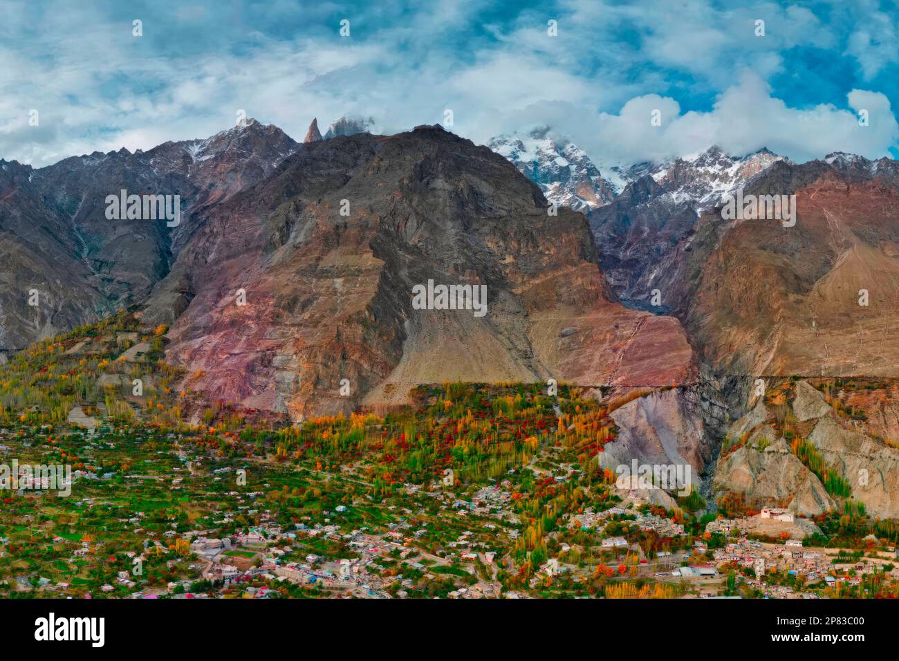 Hunza Peak lies in the Karakoram range along with the Lady Finger ...