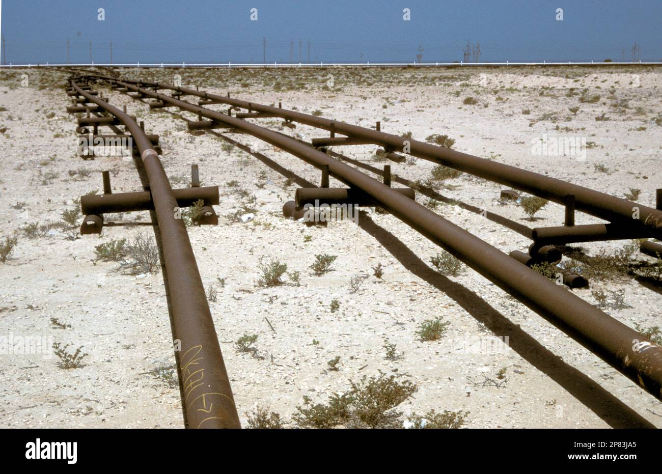Oil pipeline Dukhan field in Qatar, 1975 Stock Photo - Alamy