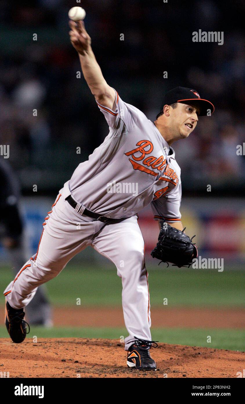 Baltimore Orioles' Jason Berken delivers a pitch against the Boston Red ...