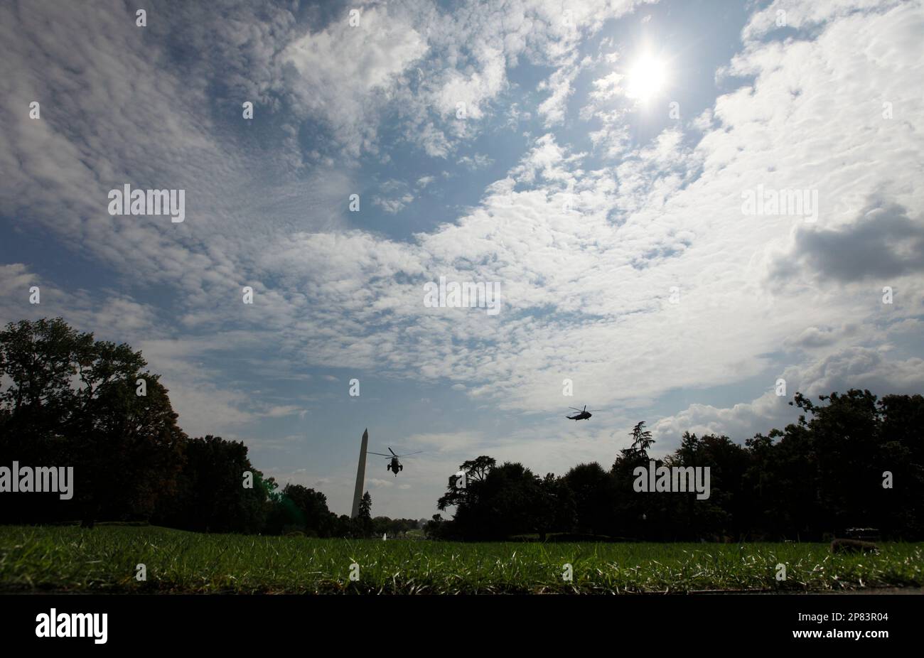 Marine One, carrying President Barack Obama, arrives on the South Lawn ...