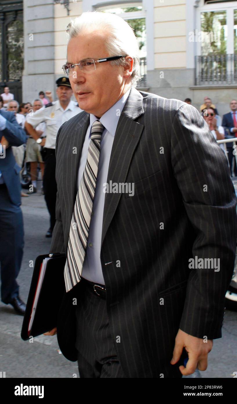 Spanish judge Baltasar Garzon arrives at the Supreme Court in Madrid ...