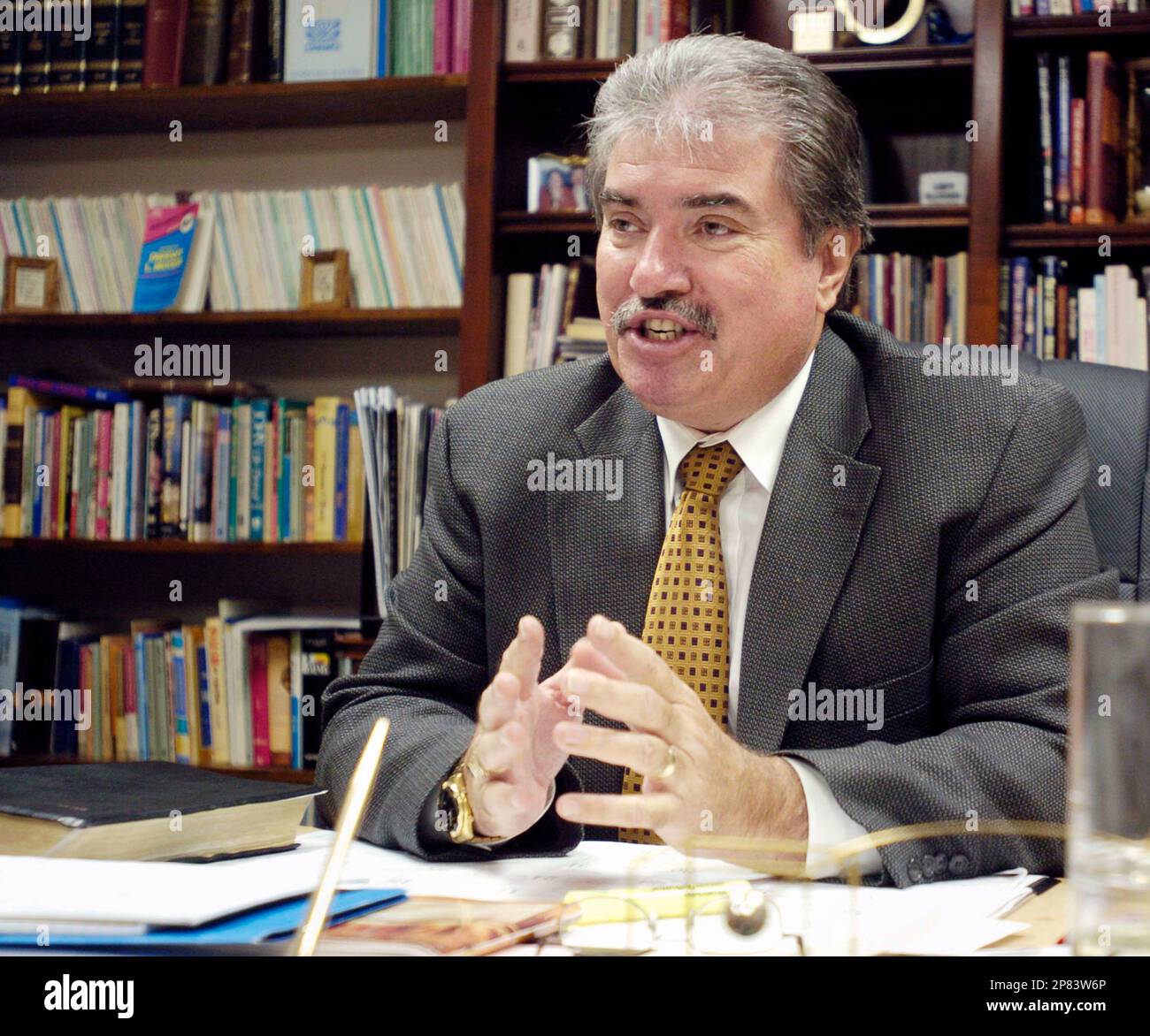 In this in October 2007 photo, Ron Davis, pastor of Franklin Crossroads ...