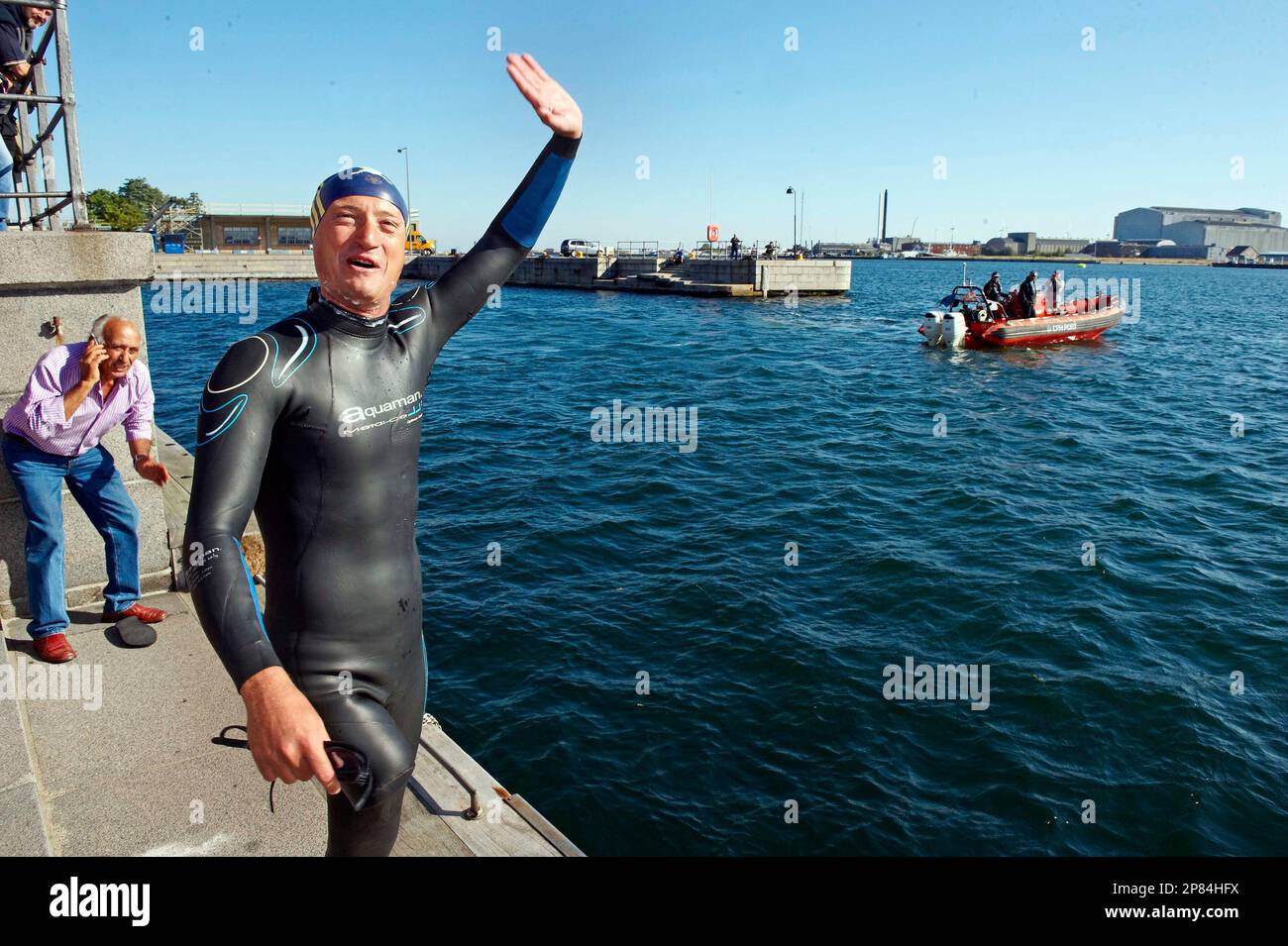 One-legged Italian swimmer Salvatore Climminos crossed the 18 km wide ...